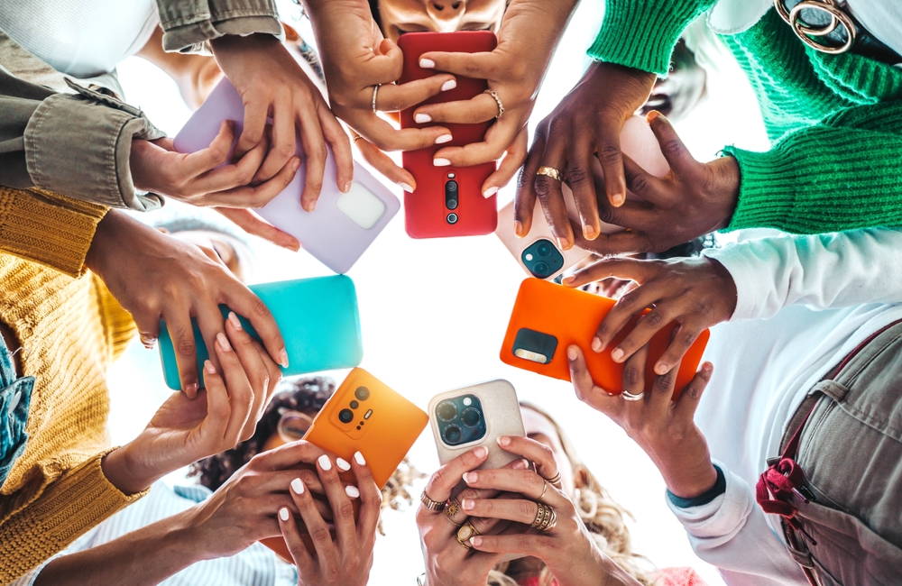 Multi-Party Phone Plans: An Affordable Option for Families, Couples ...